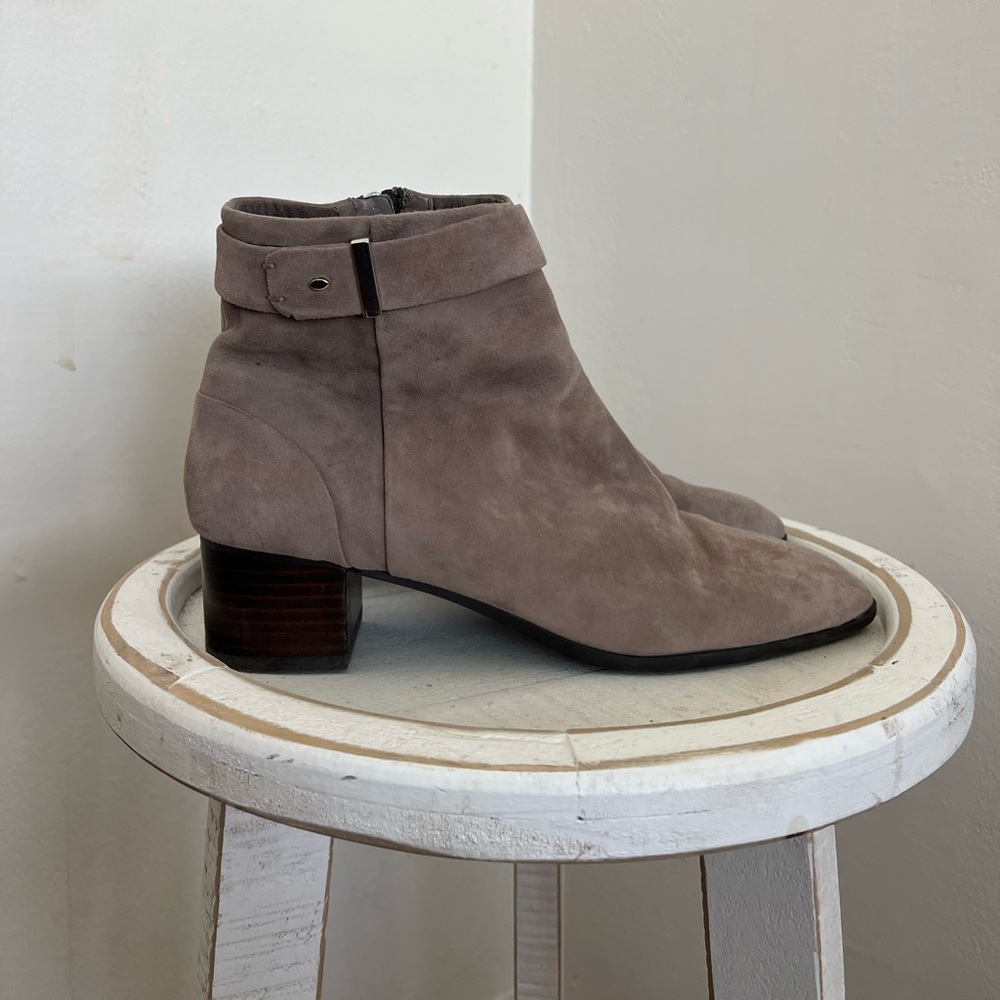 Light And Simple Essex Lane Booties - Gem